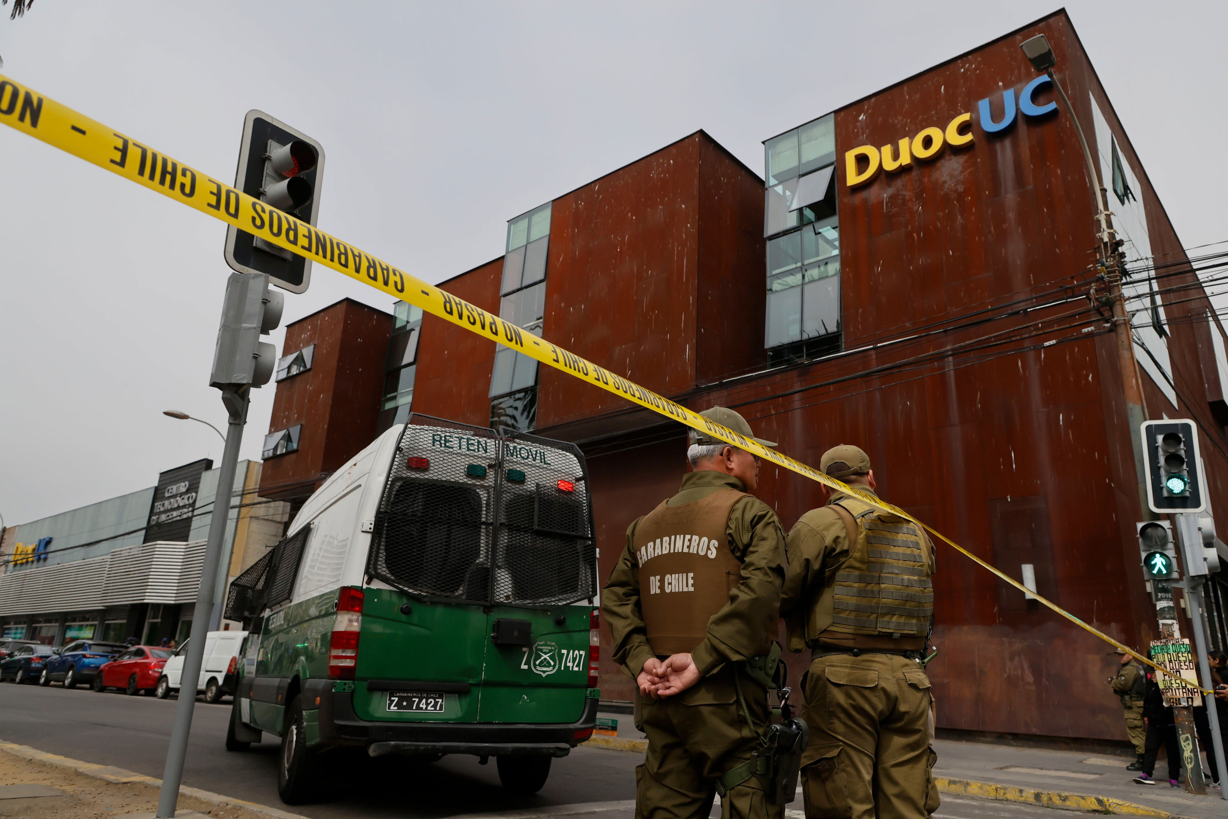 Descartan amenaza de bomba en sede del Duoc UC Valparaíso tras amplio ...