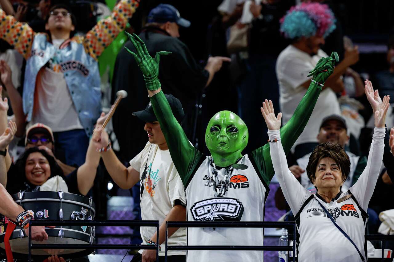 San Antonio explained: Who are the Spurs fans that make up the Baseline ...