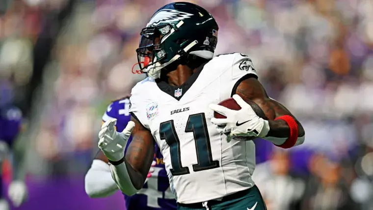 Patriots share video of AJ Brown arriving at Gillette Stadium after trade