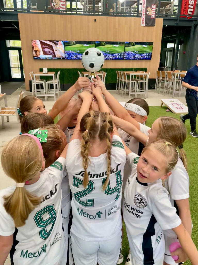 Edwardsville-area U-9 girls team wins Glen Ed Spring Kickoff title