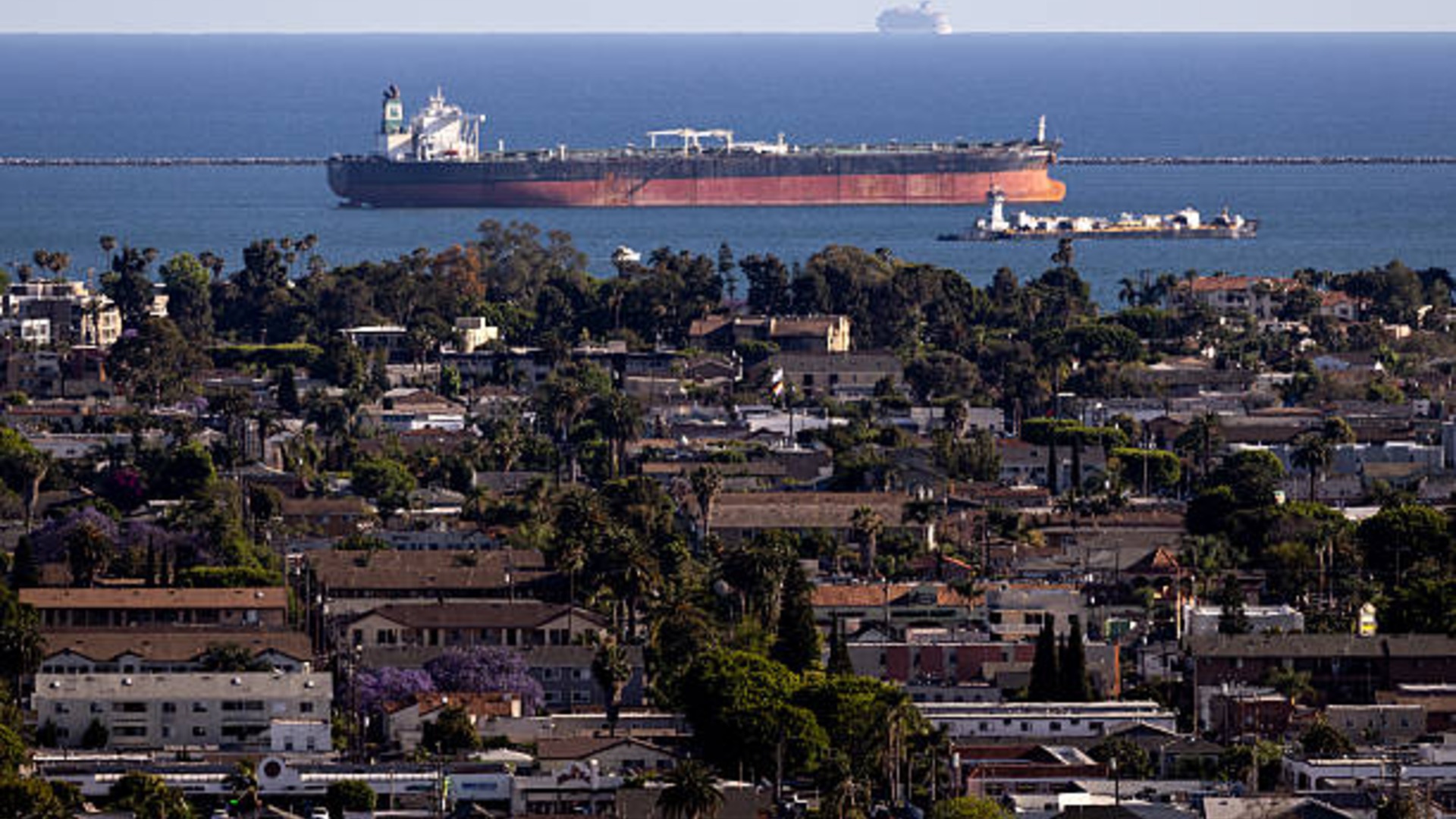 Oil prices rise as US starts blockade of Iran