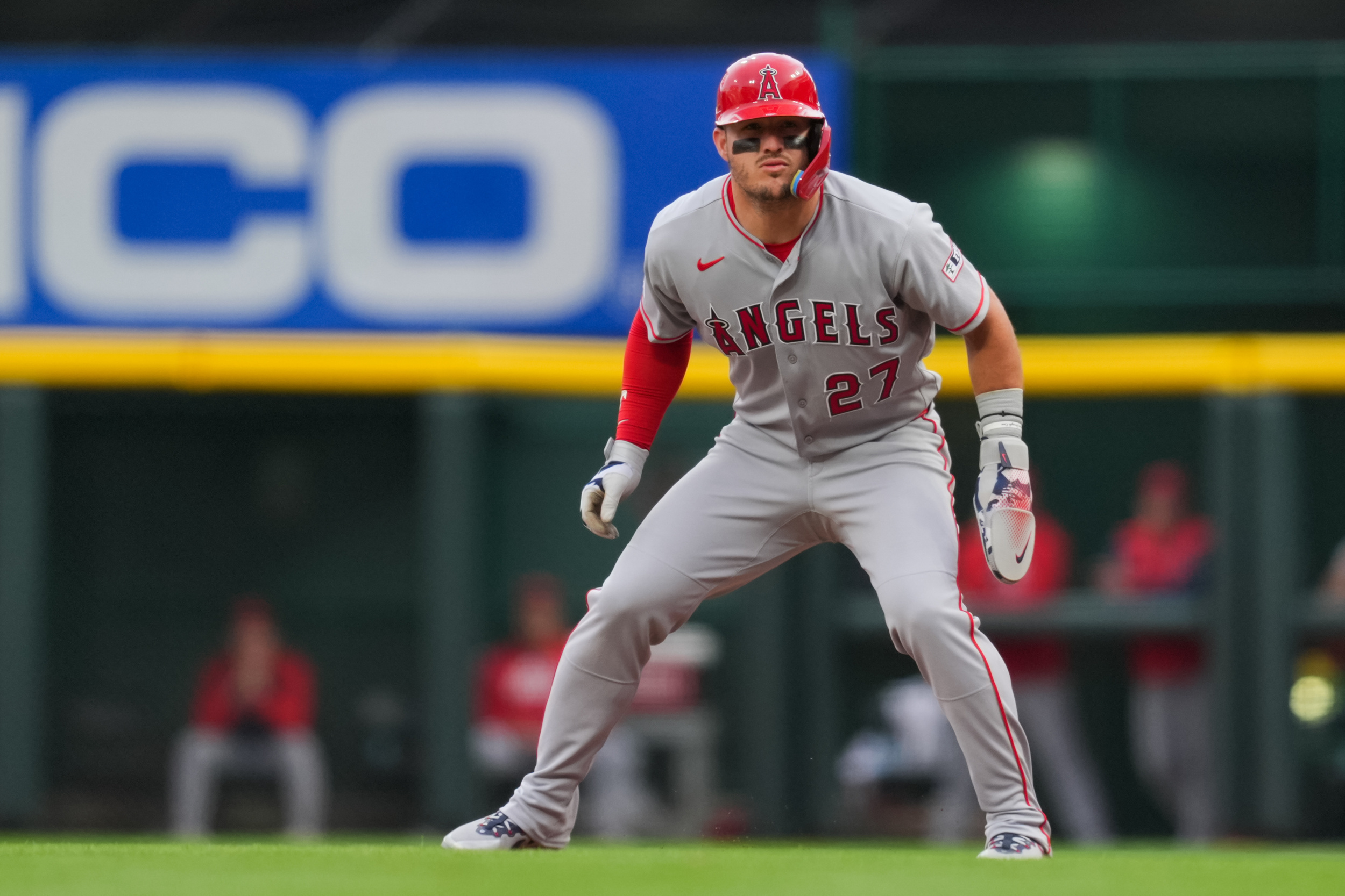 Mike Trout gets struck by a foul ball in frightening moment