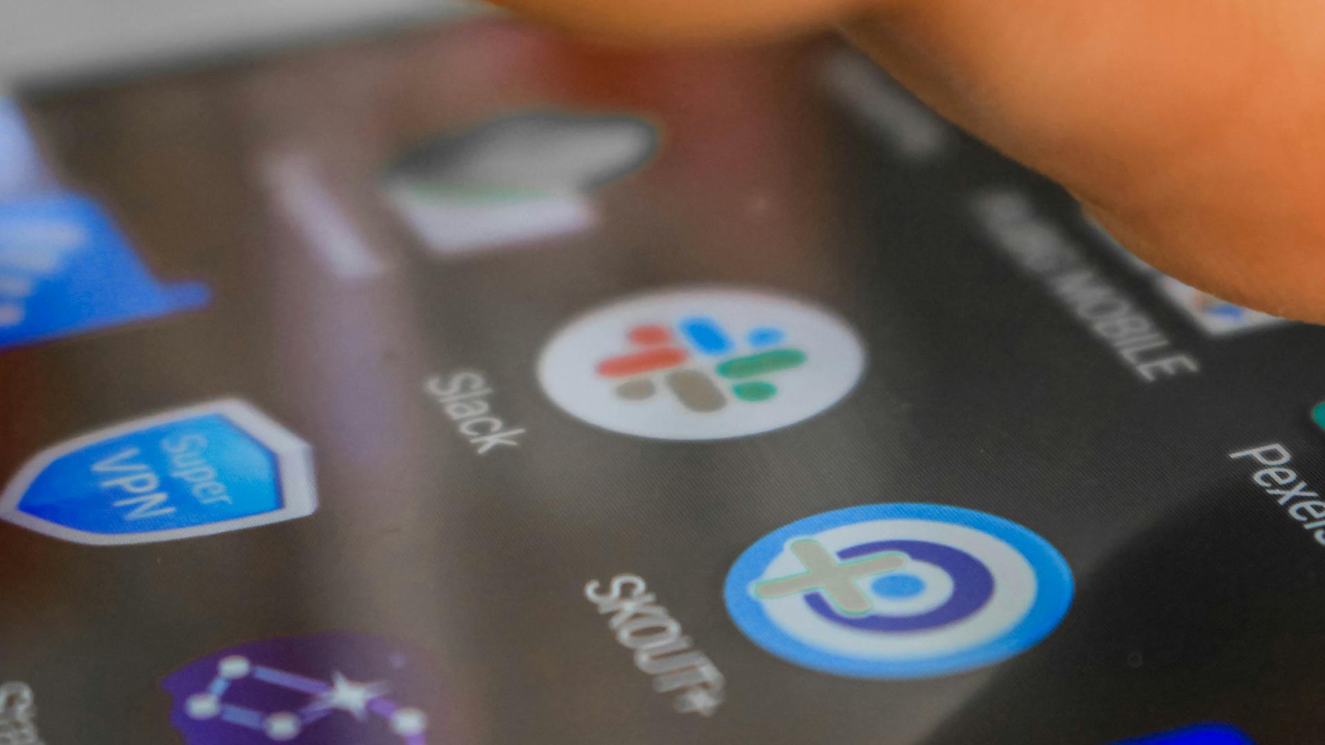 20 slack habits your coworkers judge you for