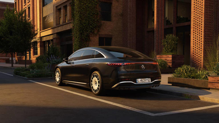 Mercedes-Benz reveals EV battery design that could cut weight and ...
