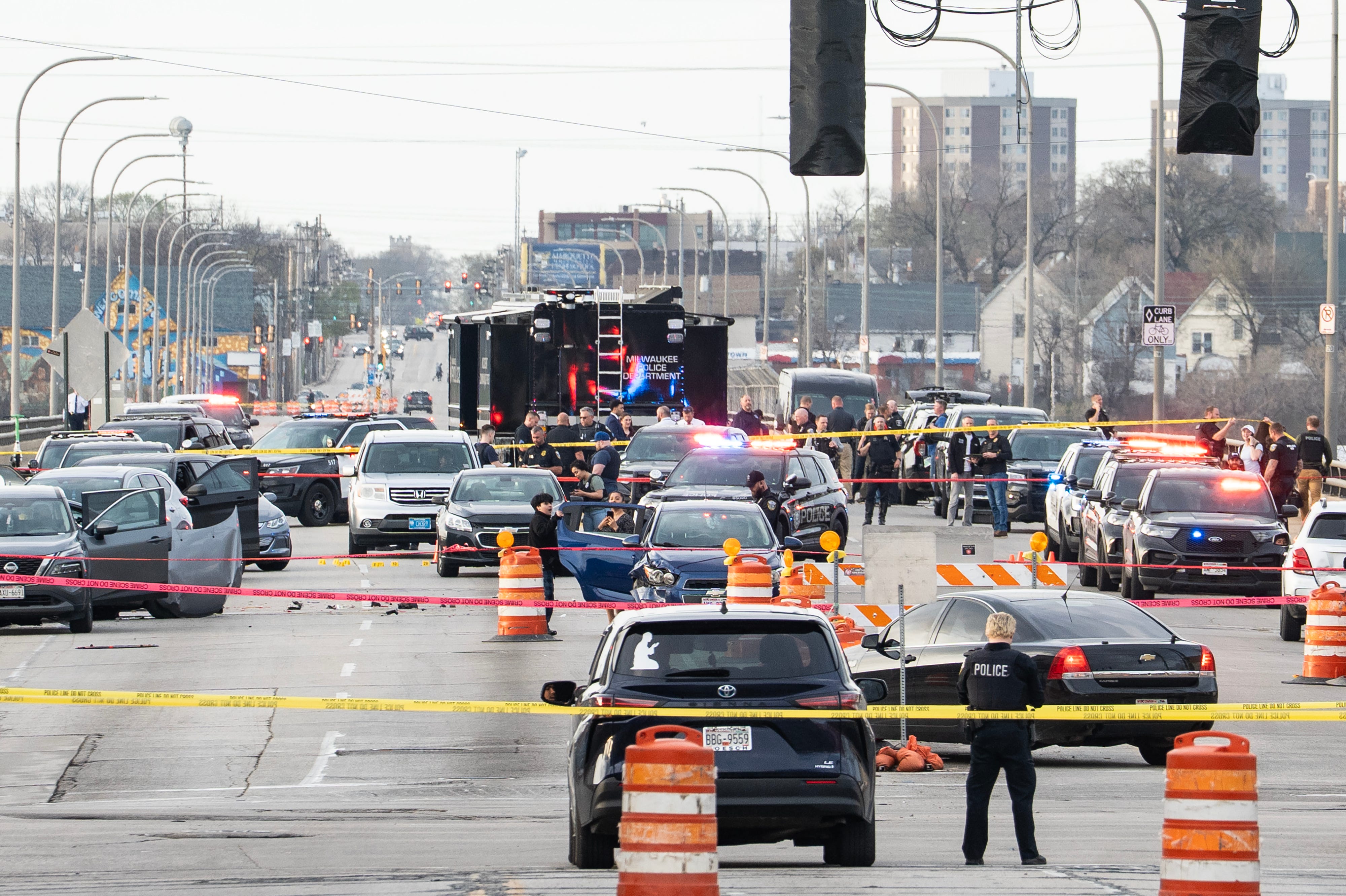 Video of police chase, shooting on Milwaukee's south side bridge released