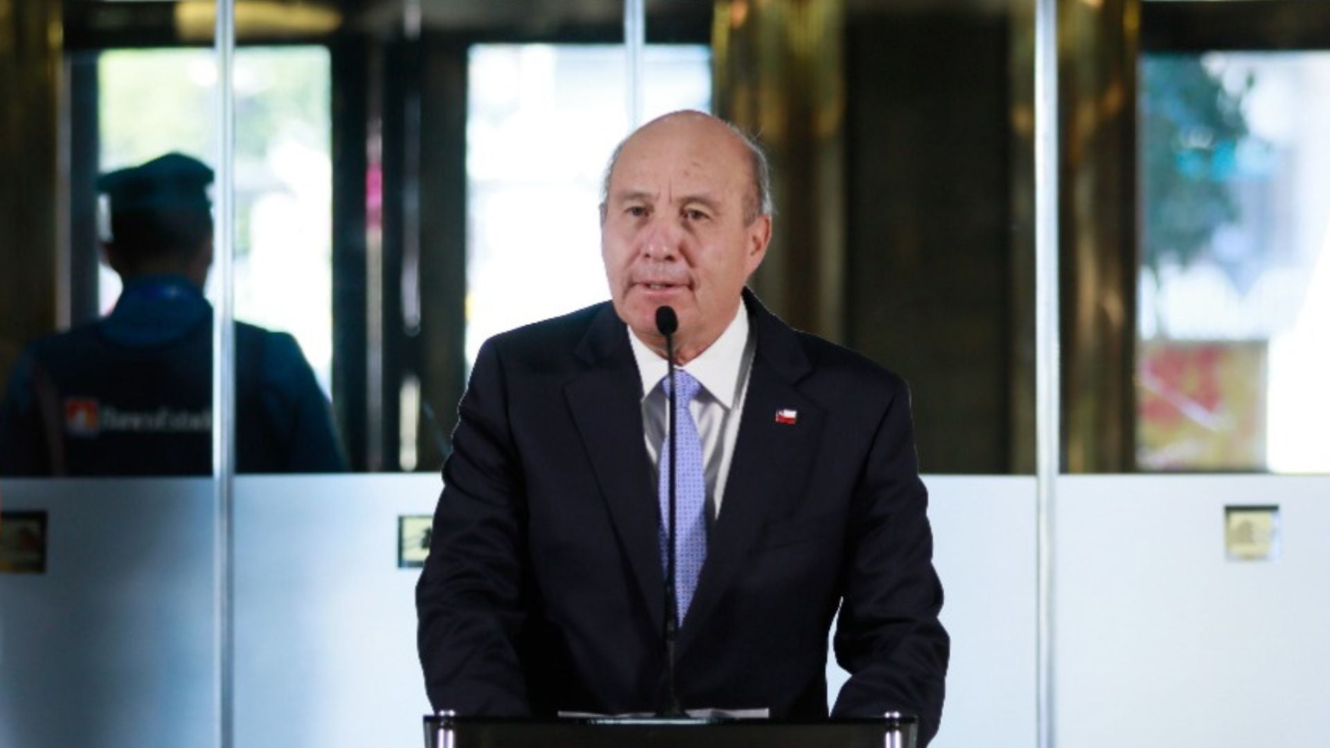 Encuesta Cadem: aprobación de Kast sube al 41% y Jorge Quiroz aparece ...