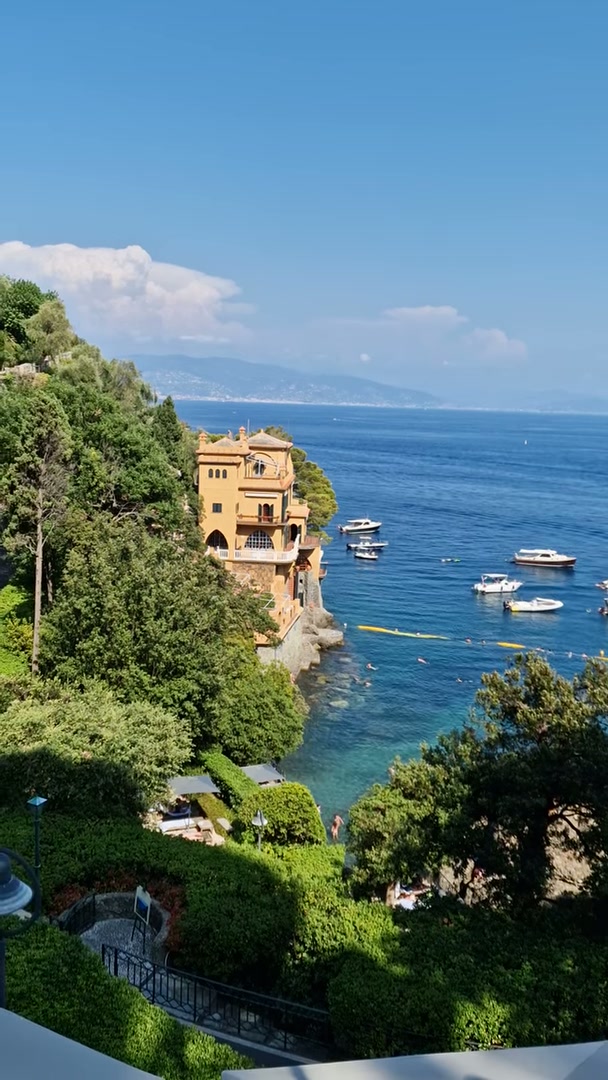 Portofino: When luxury meets #DolceVita yacht club riviera!