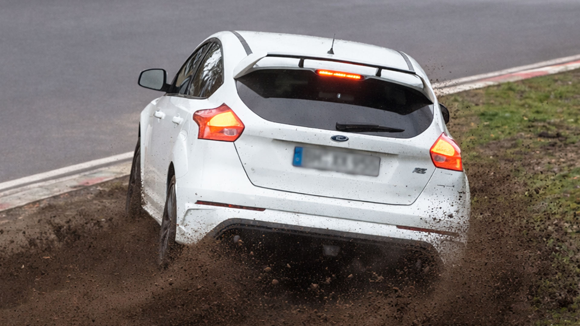 Drivers escape trouble after sliding off Nürburgring track edges