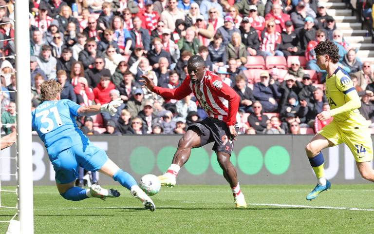 Striker. Inspiration. Derby day hero — that’s Brian Brobbey!