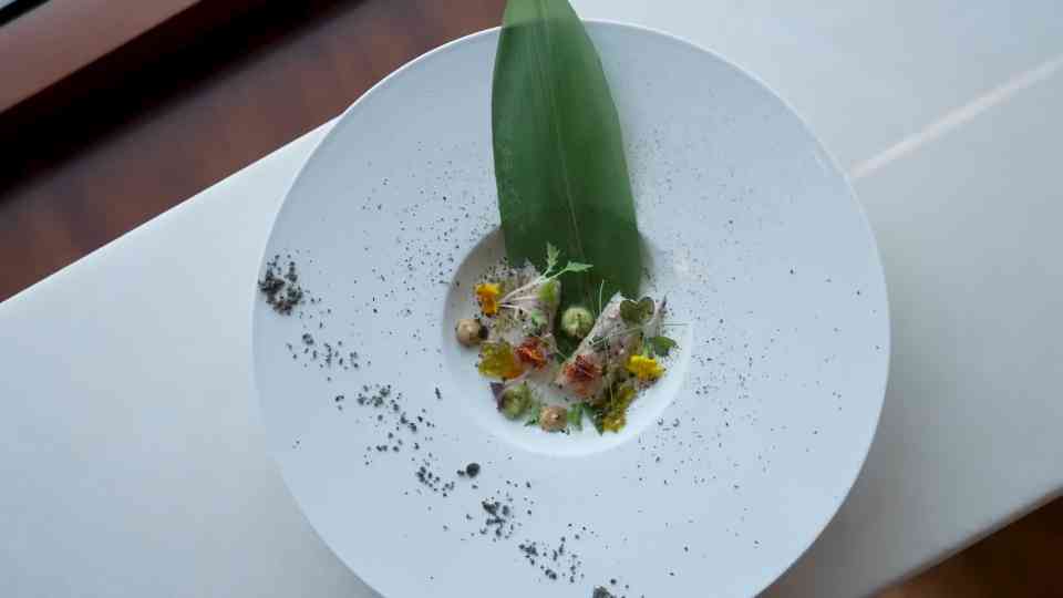 Así es comer en un yate de $10 millones
