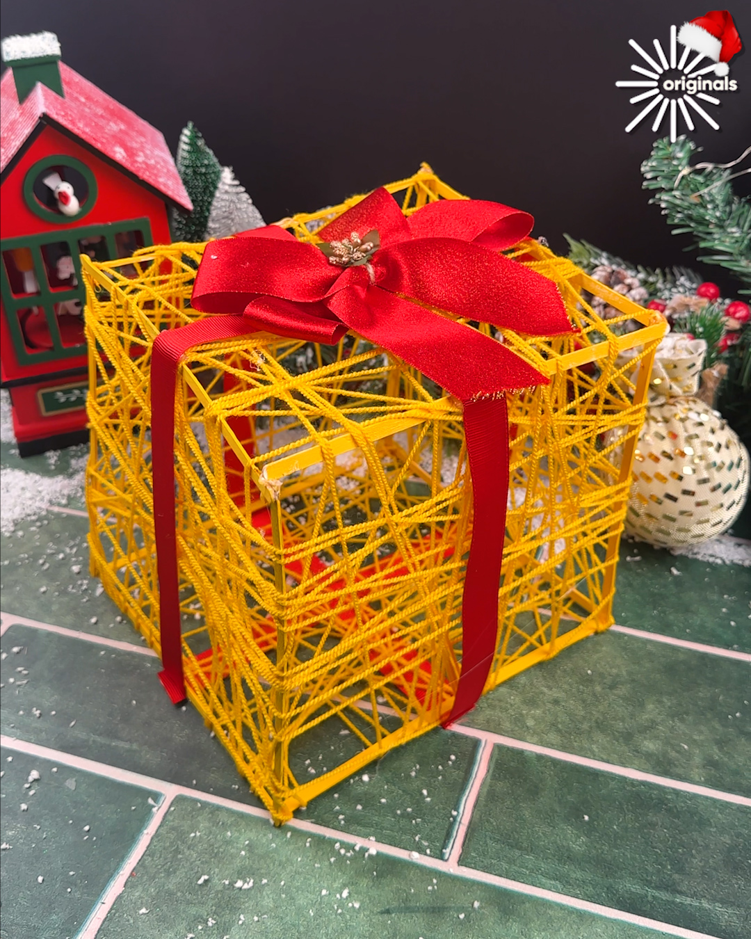 Make a festive yarn gift box 🎁