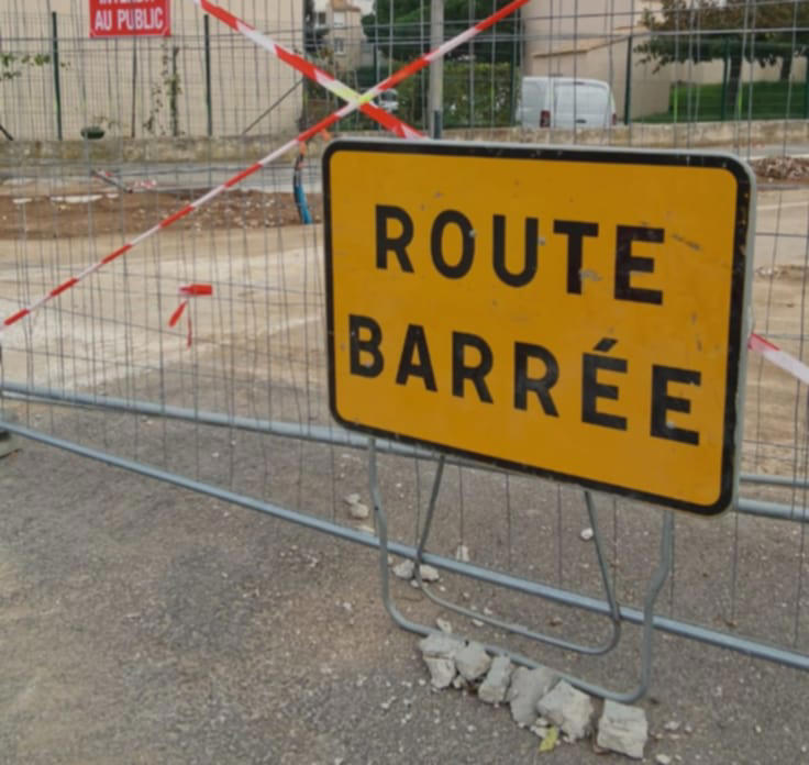 Route coupée entre Collobrières et Gonfaron après la chute d’un arbre ...