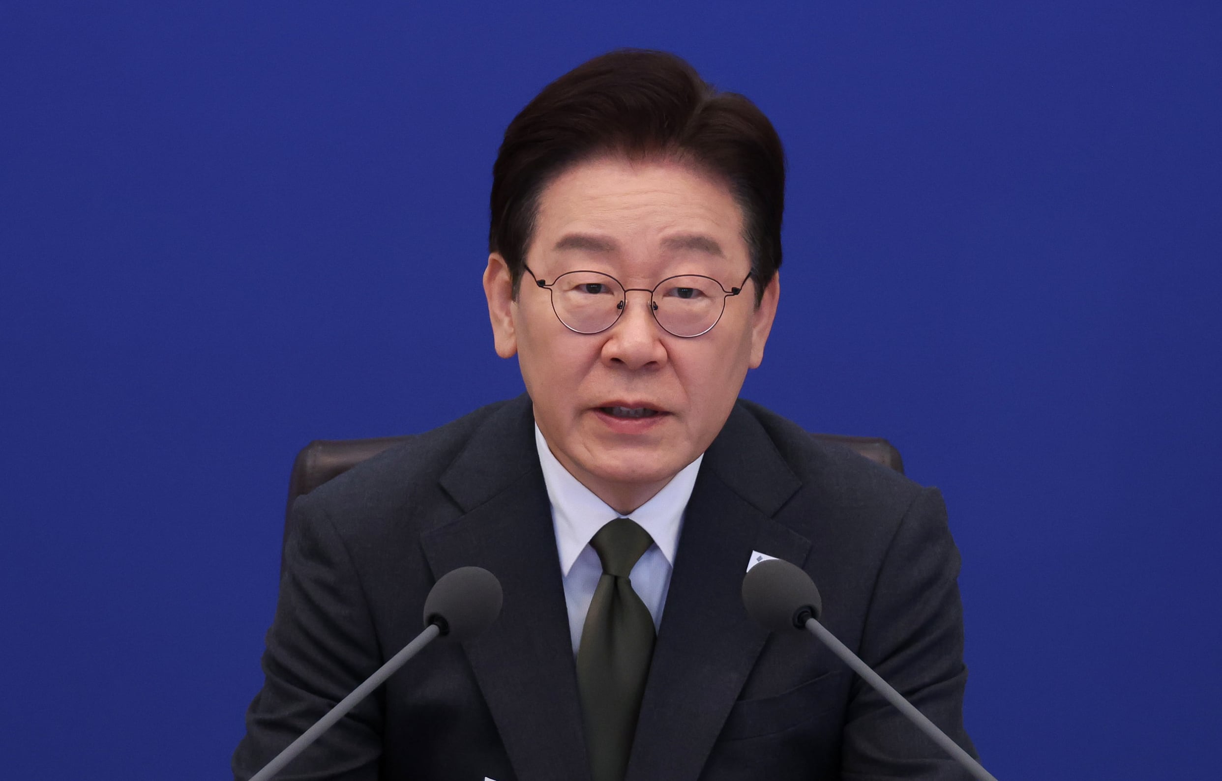 President Lee Jae Myung bans multiple homeowners from real estate ...
