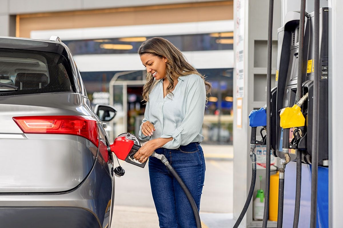 How to save up to $1 per gallon on gas with grocery store rewards