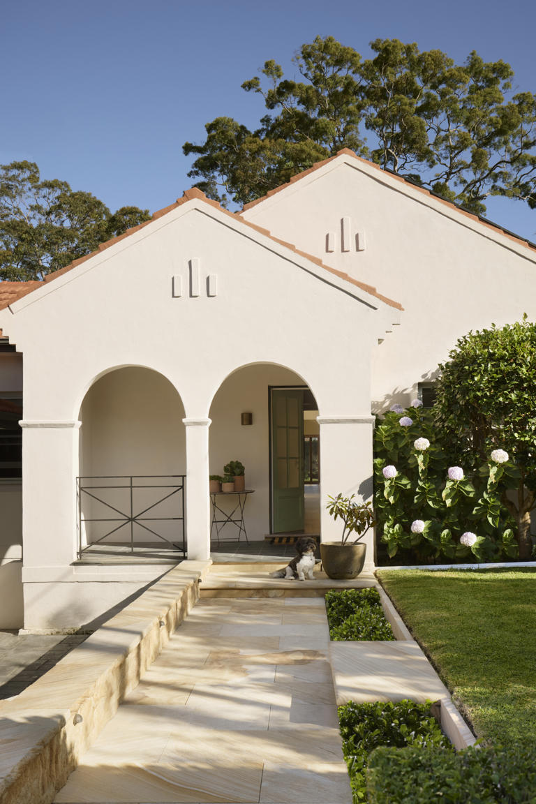 What does the color of your front door say about you?