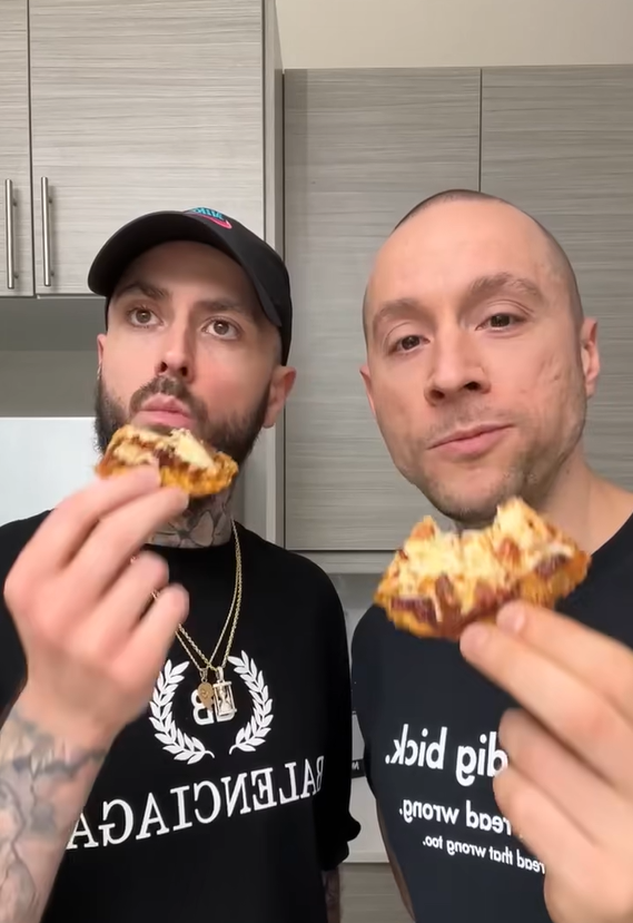 How to make the ultimate chicken pizza at home
