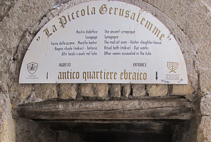 Italy S Pitigliano Village Is A Hidden Wonder Worth Exploring