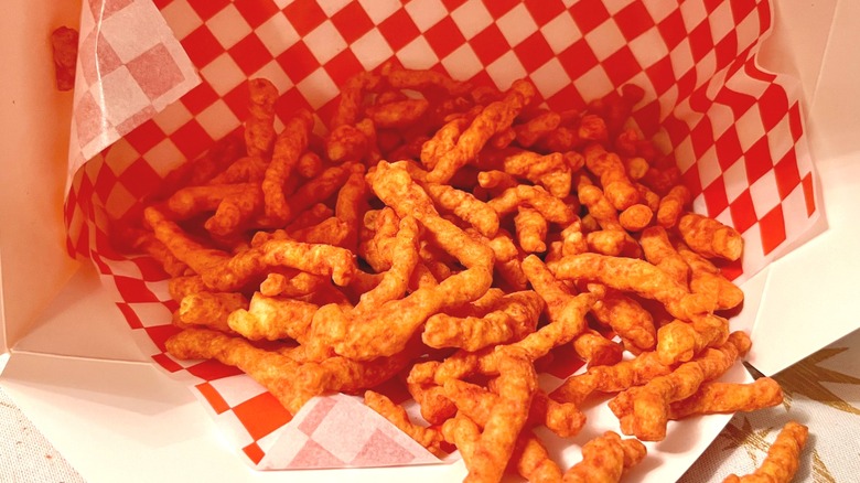 We tried Cheetos Crunchy Buffalo to see if they really taste like wings
