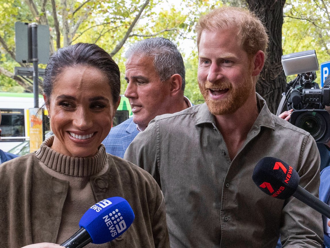 Meghan and Harry: In matching outfits for children's pottery class in ...