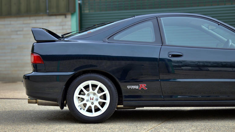 Tolman makes old Acura Integra Type R new again with 'non-invasive' rebuild