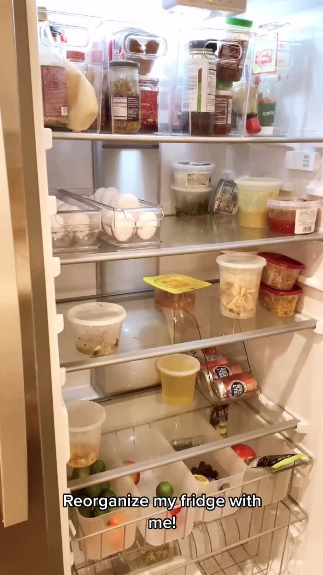 How to keep your fridge clean: easy organization insights
