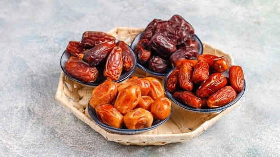 Manipal Hospital dietician says women should eat khajoor daily: Know ...