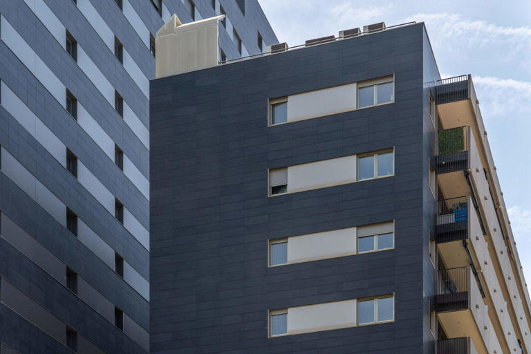 El Govern paga 90 millones a InmoCaixa por 1.094 viviendas en Barcelona ...
