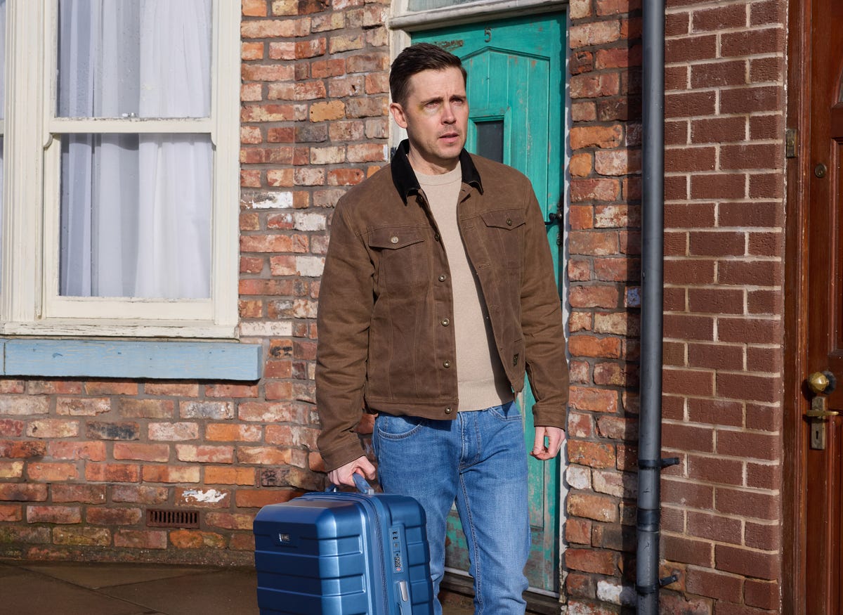 5 huge Coronation Street spoilers for tonight as Tyrone's secret is ...