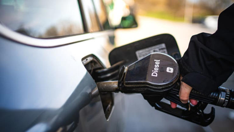 Nejlevnější nafta za poslední týdny. Cenový strop stanovil cenu dieselu ...