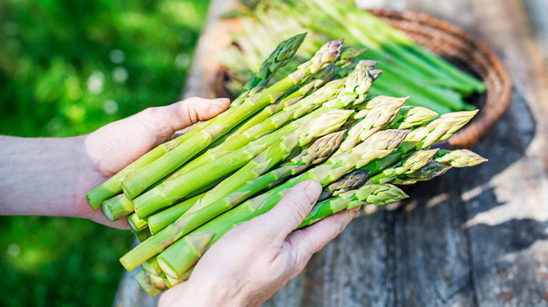 Should you be peeling asparagus? Here's when it's actually worth it