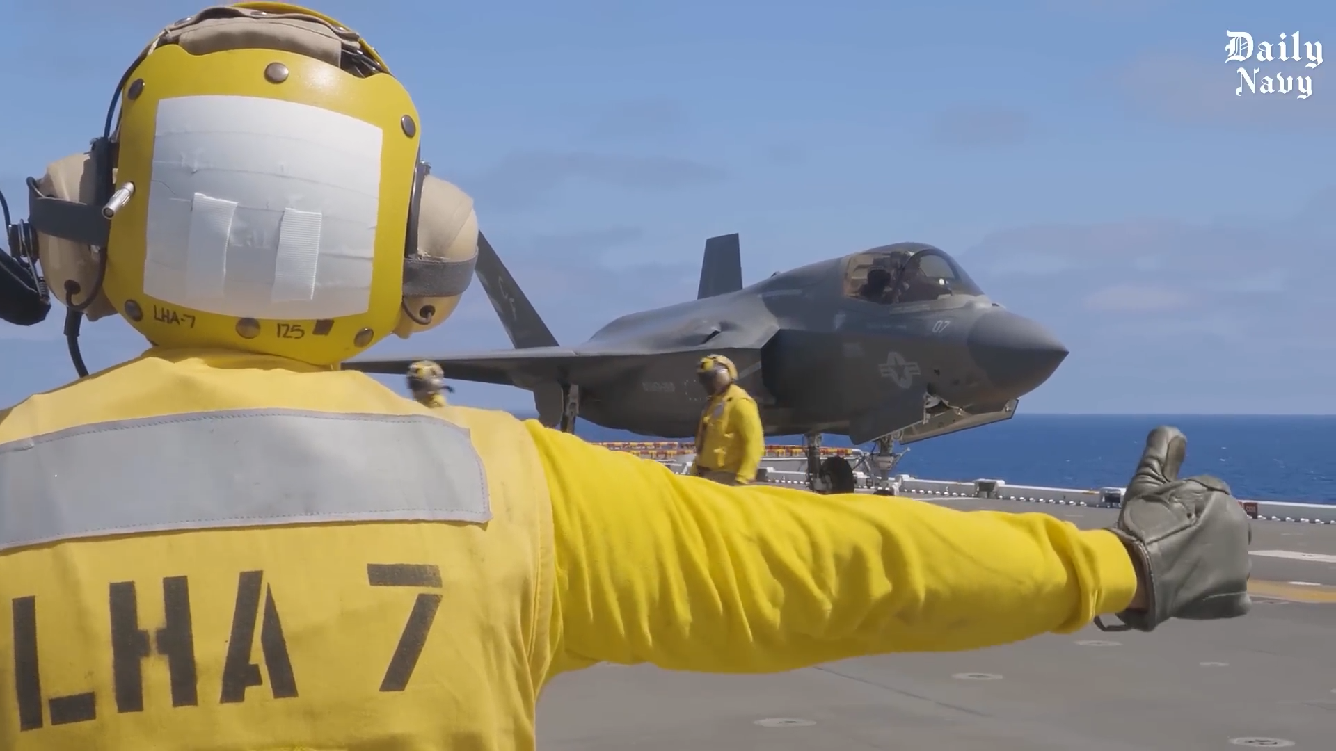 Why US F-35 pilots take 2 days to fit their $400,000 most advanced helmet