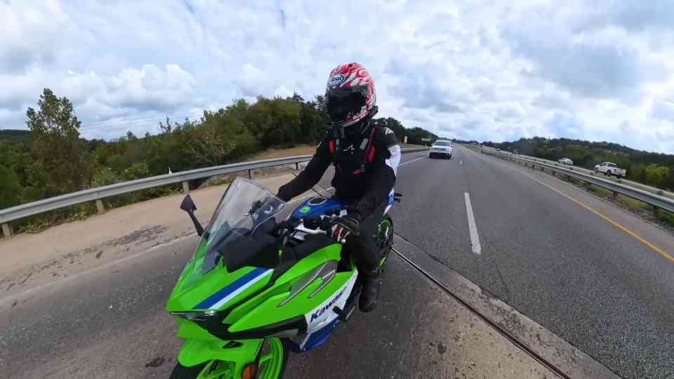 This video shows the first ride that reveals the Ninja 500’s limits