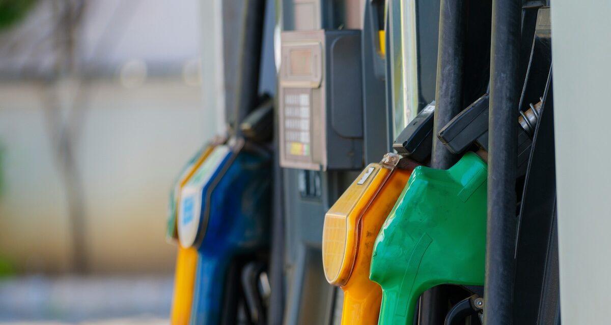 Automobilistes, attention : alors que les prix flambent, cette arnaque ...