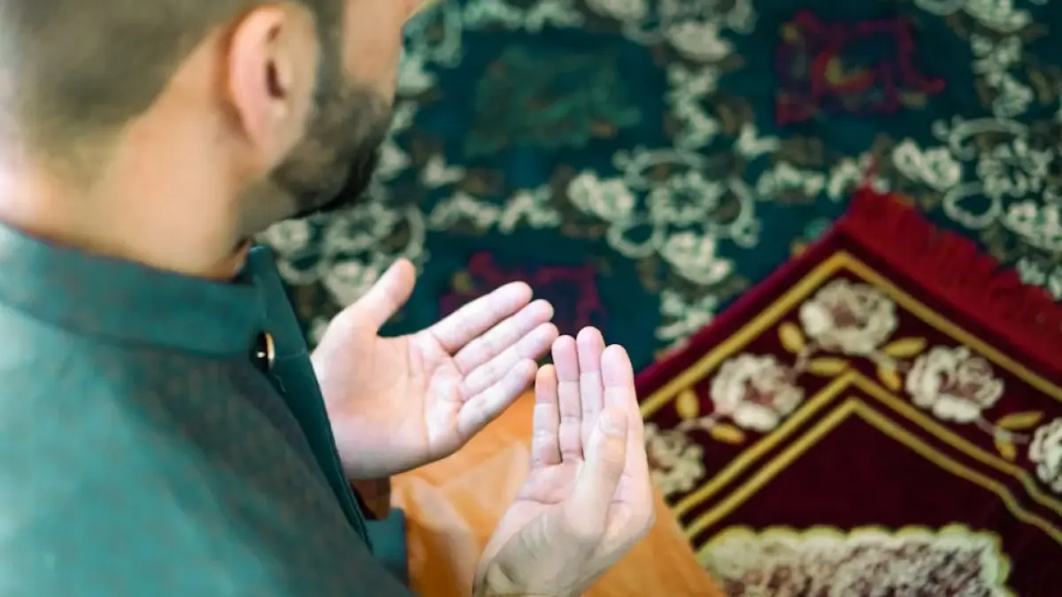 Simak jadwal shalat untuk wilayah Purwakarta besok Senin, 25 Mei 2026