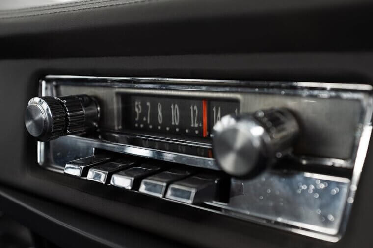 Things your hands did automatically in '70s and '80s cars that new cars ...