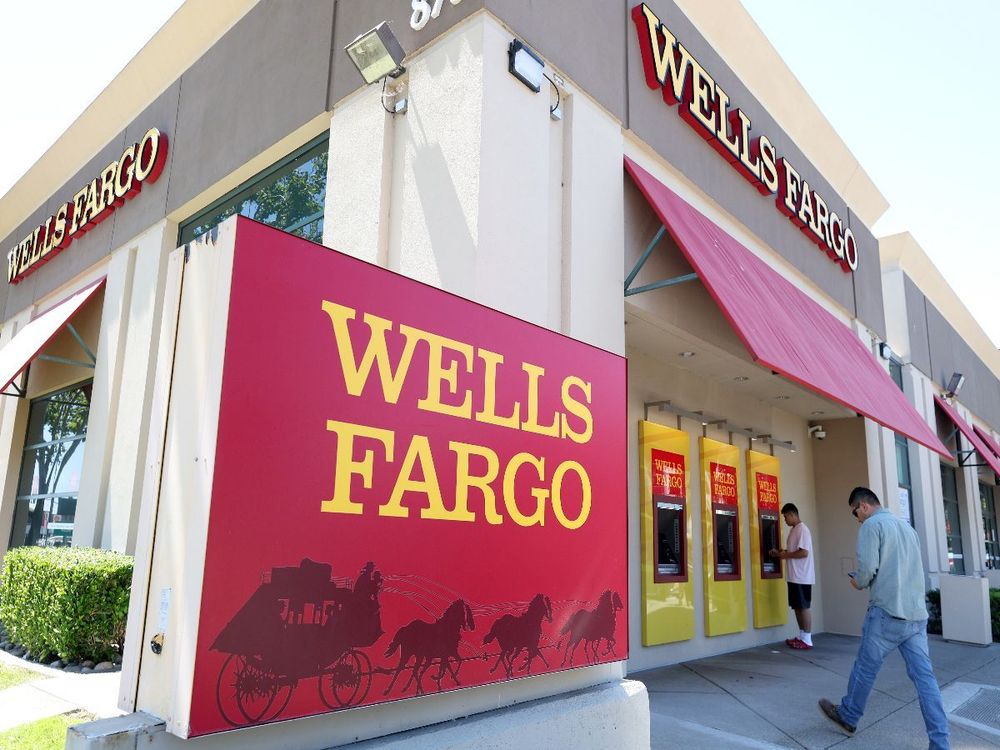 Wells Fargo CEO sees resilient economy, says oil shock will take time ...