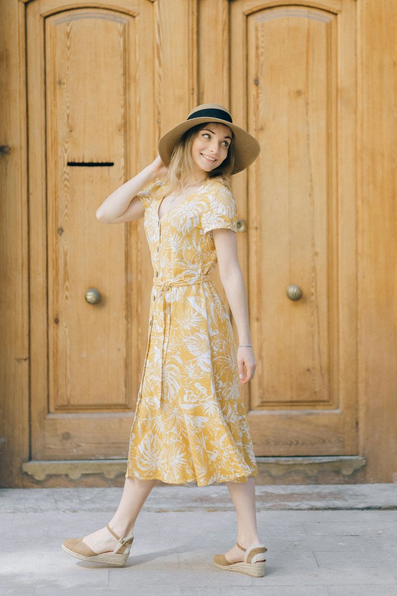 13 things women wear that men secretly love