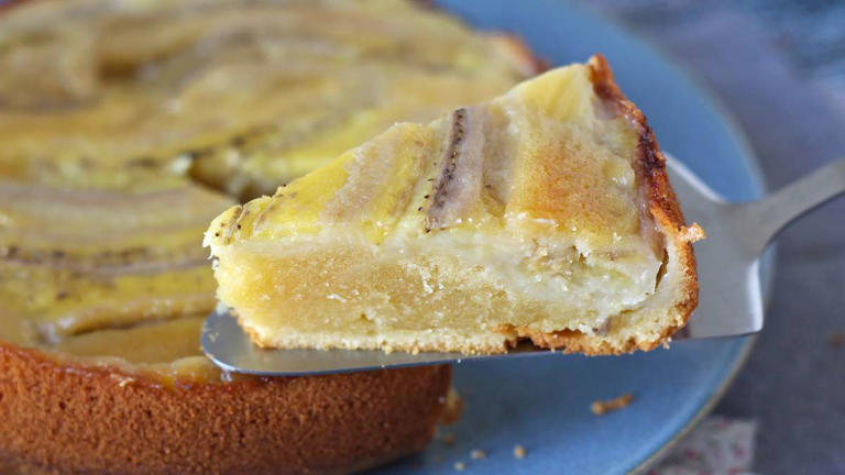 9 banana cakes so delicious that the smell of them coming out of the ...