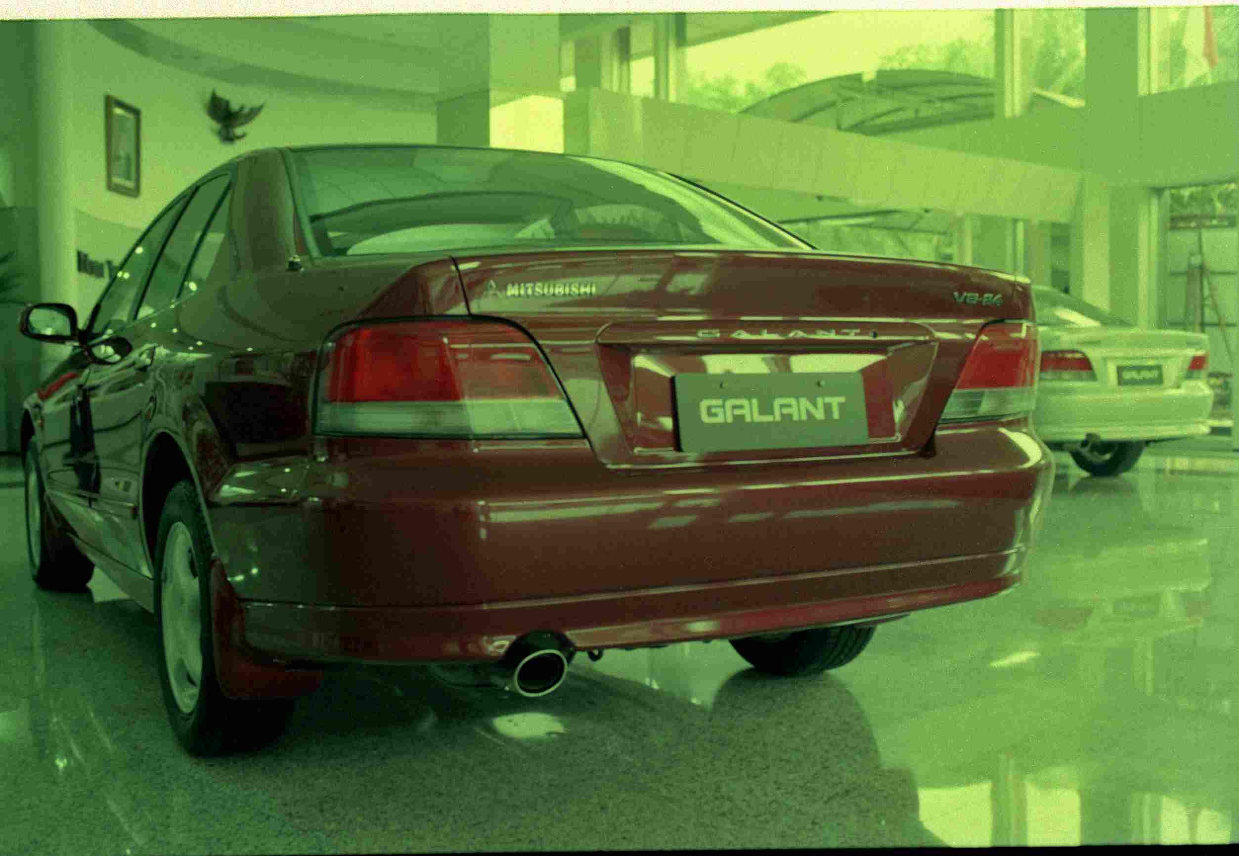 Harga Mitsubishi Galant Hiu Pertama di Indonesia - Patrolmedia.co.id