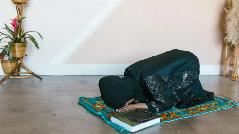 Simak jadwal waktu shalat untuk wilayah Garut besok Selasa, 5 Mei 2026