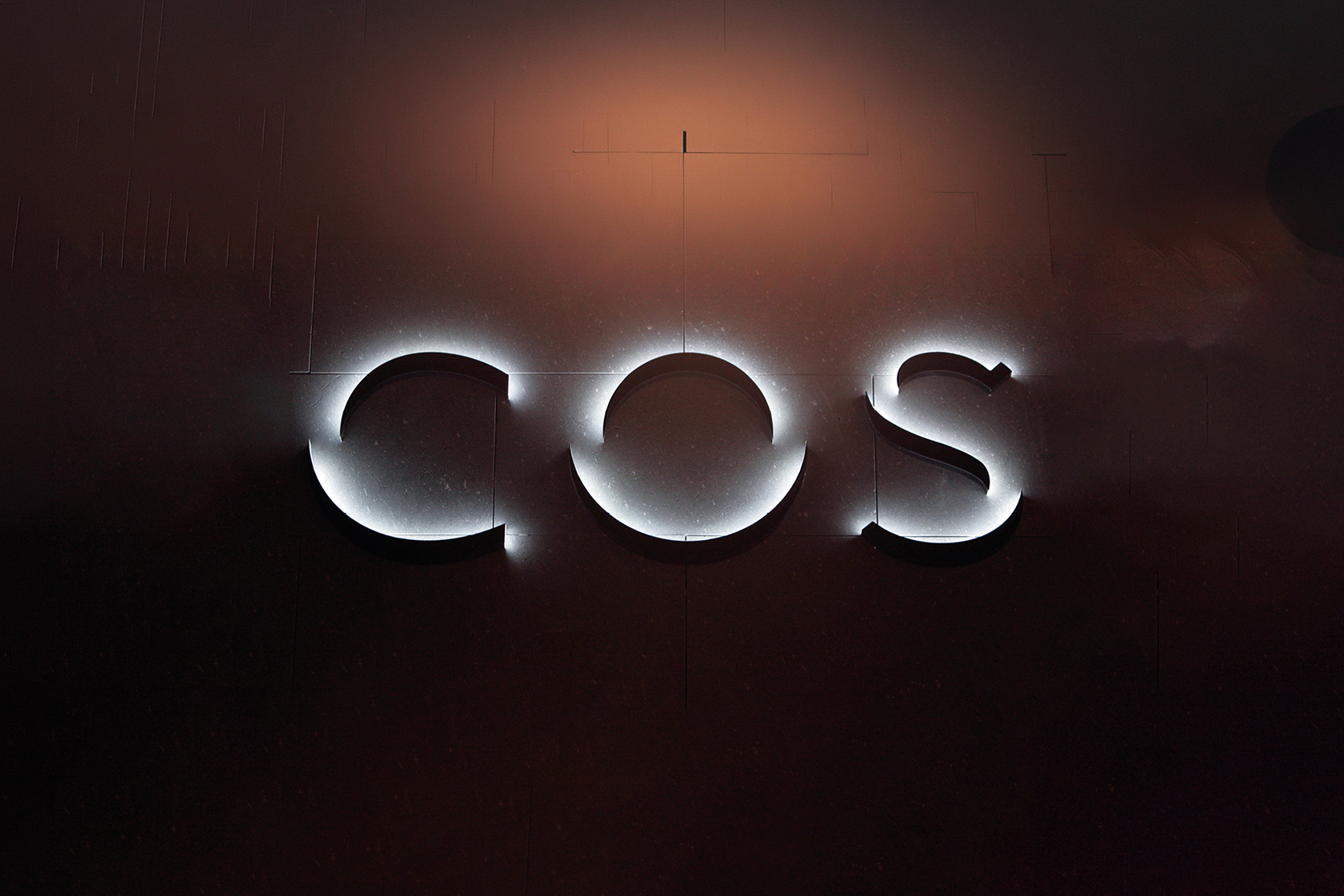 Cos is known for its viral bags – we predict this style is going to be ...