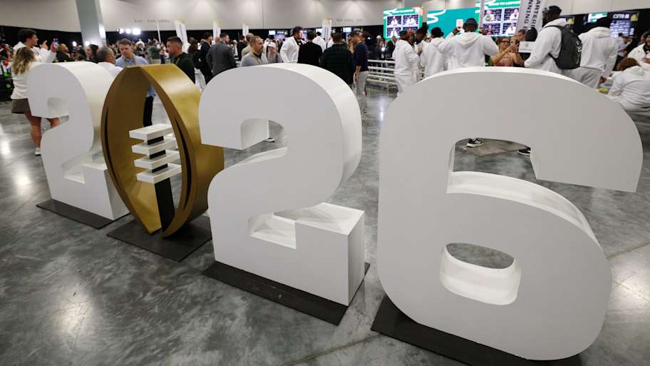 Two college football powerhouses predicted to go undefeated in ideal ...