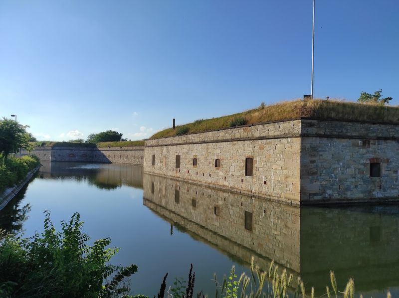 This massive 19th-century Virginia fortress was built to protect but ...