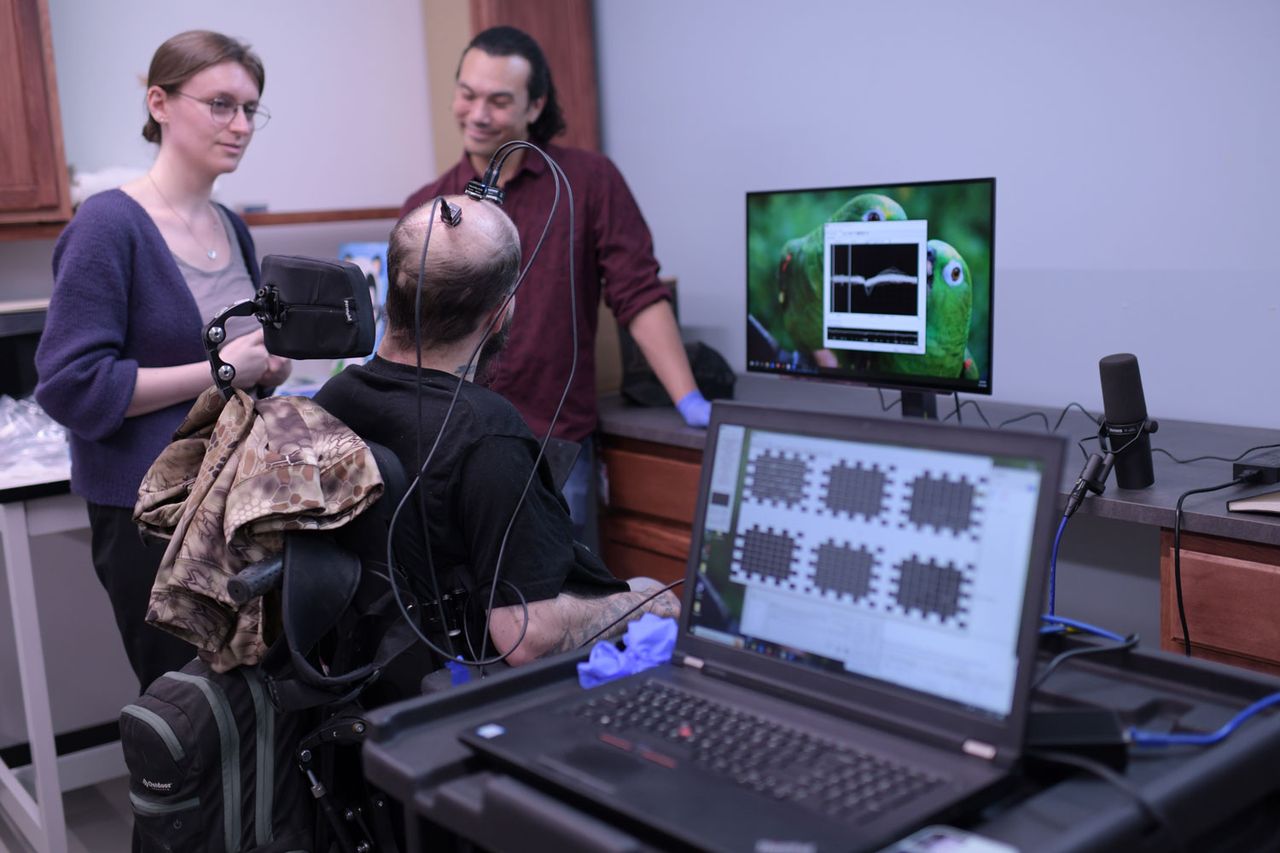 Paralyzed man gets brain-computer implant in breakthrough procedure ...