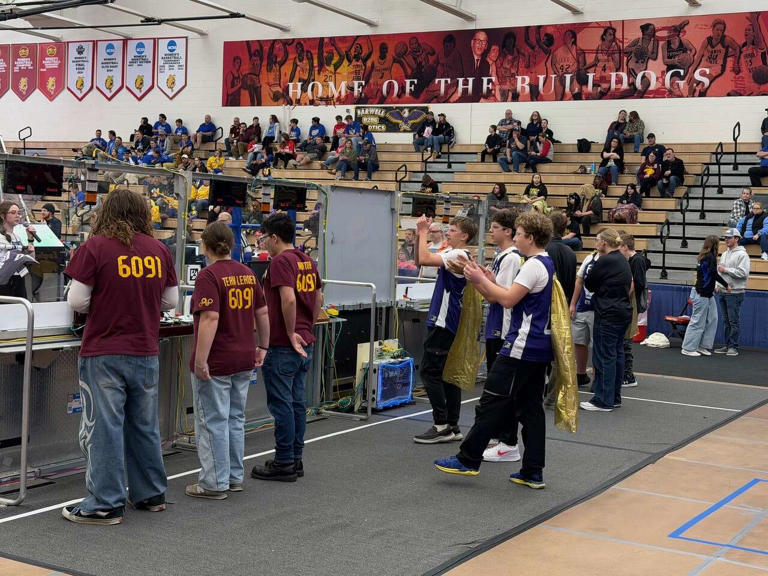 Frankfort robotics team qualifies for state championships