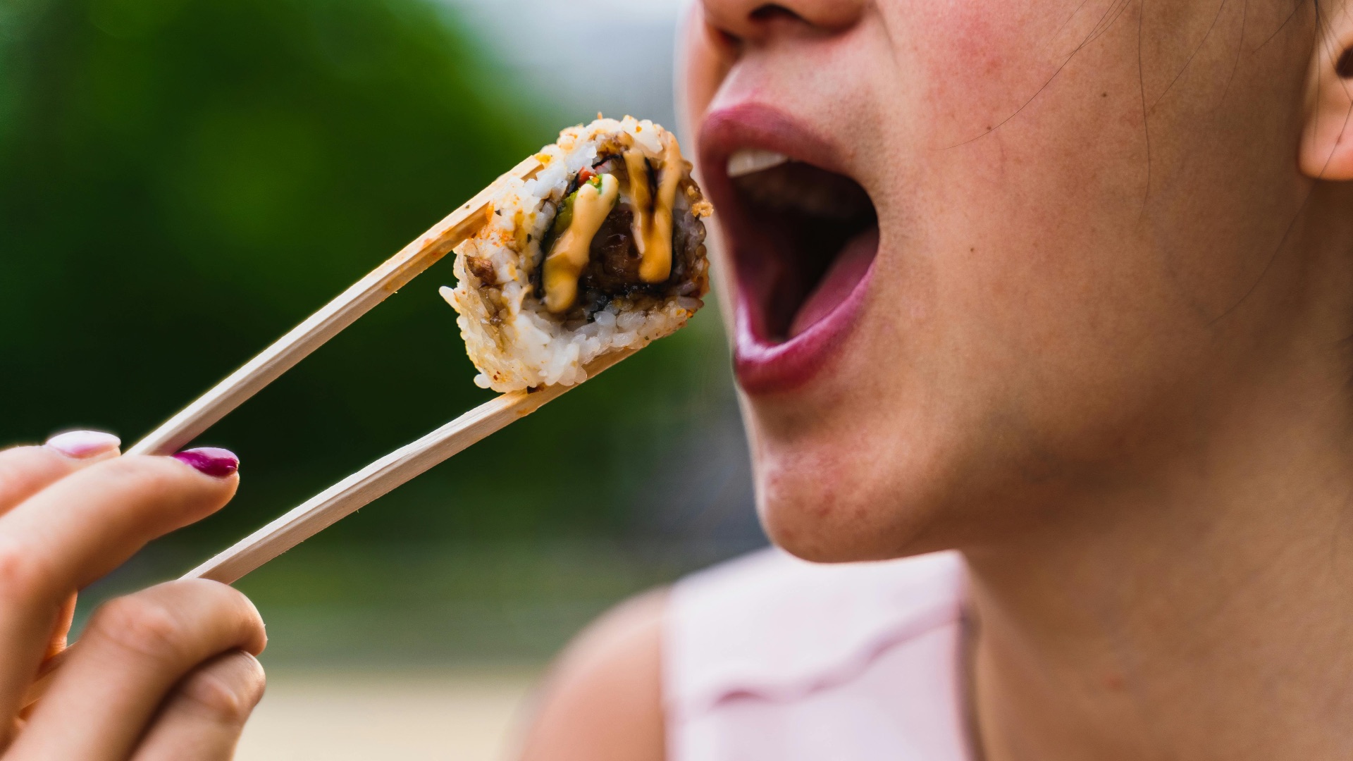 20 gross habits that make you less attractive