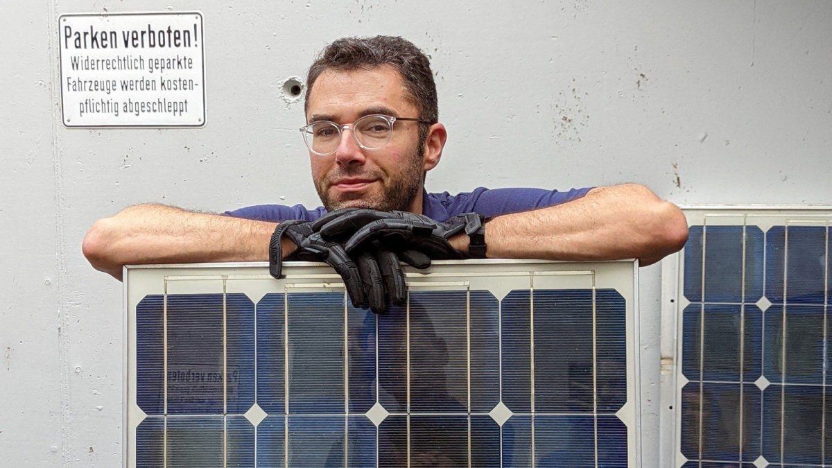 We use £400 plug-in solar panels – UK flat owners will face this problem