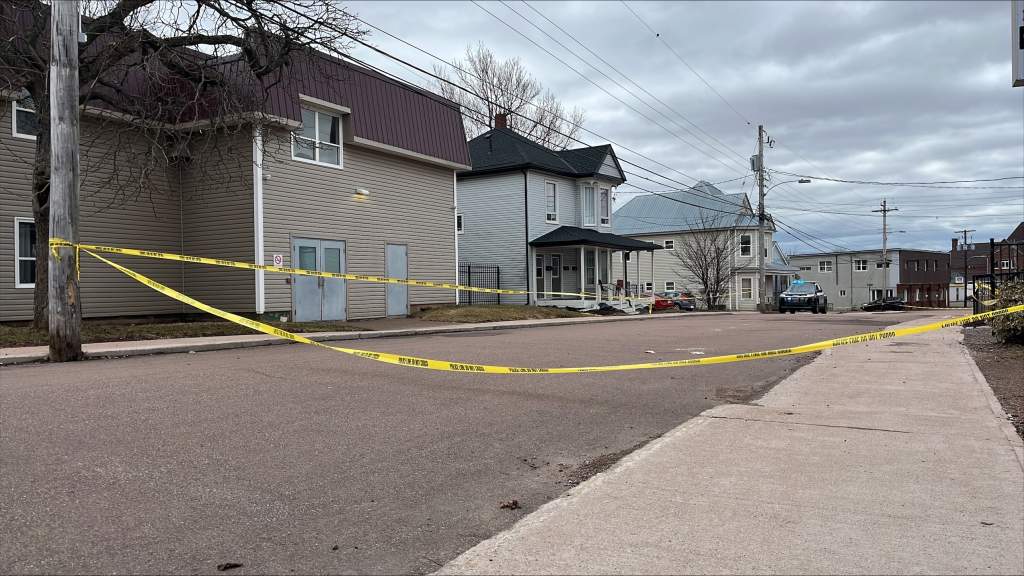 Man dies in Amherst, NS shooting, police still looking for suspects