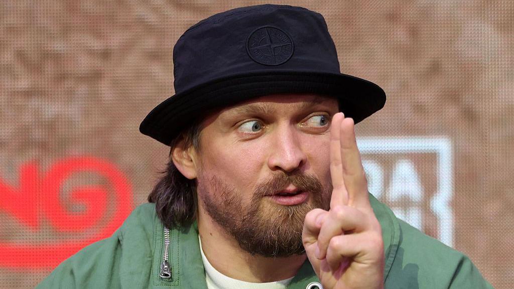 Boxing great Usyk defends Verhoeven title fight