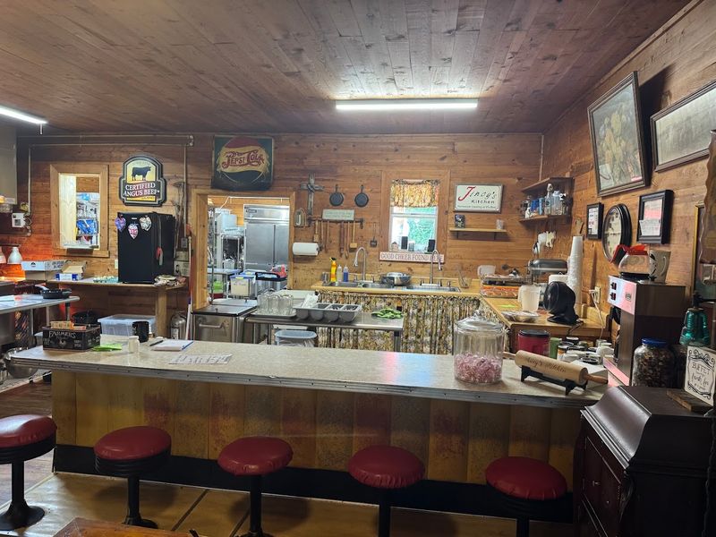 The fried chicken at this low-key Oklahoma spot is so good, it doesn’t ...